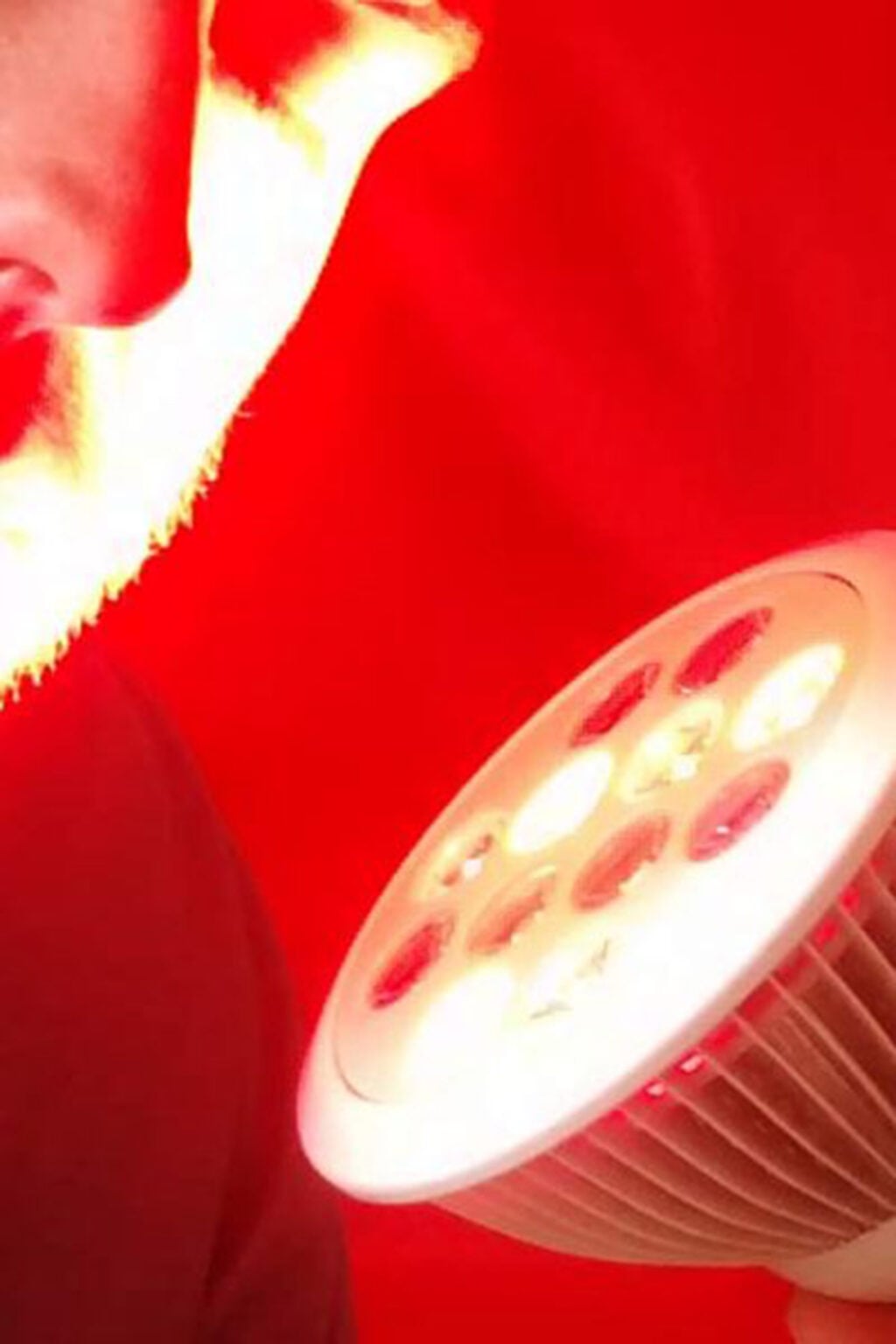 Red Light Therapy Benefits for Acne, Wrinkles, Pigmentation and More