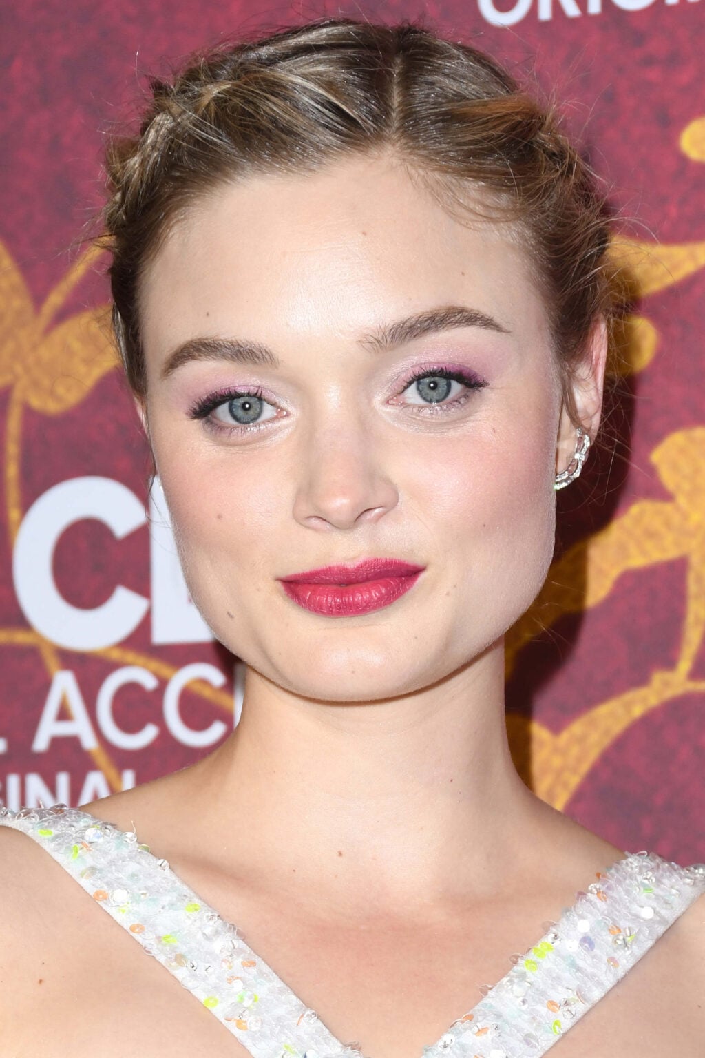 What Is My Face Shape? A Guide to All 8 Types